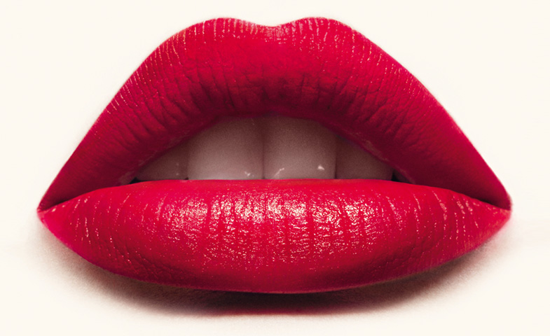 Trucos para que dure tu color de labios | Grazia