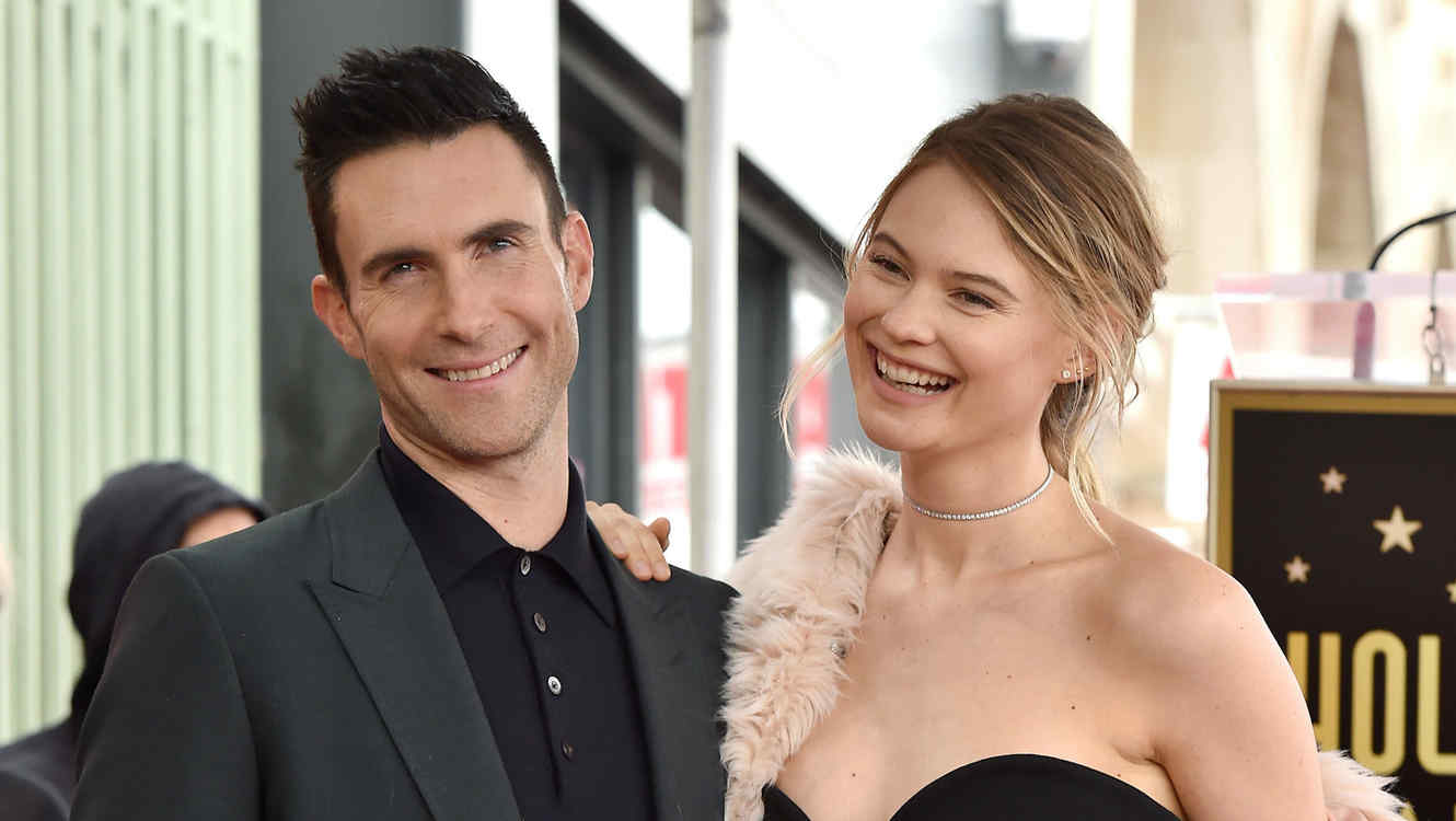 Behati Prinsloo y Adam Levine nos presentan a su segunda hija | Grazia