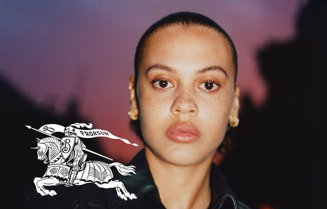 Burberry renueva su logo bajo la dirección creativa de Daniel Lee | Grazia