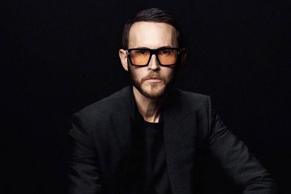 Peter Hawkings deja Tom Ford tras breve mandato