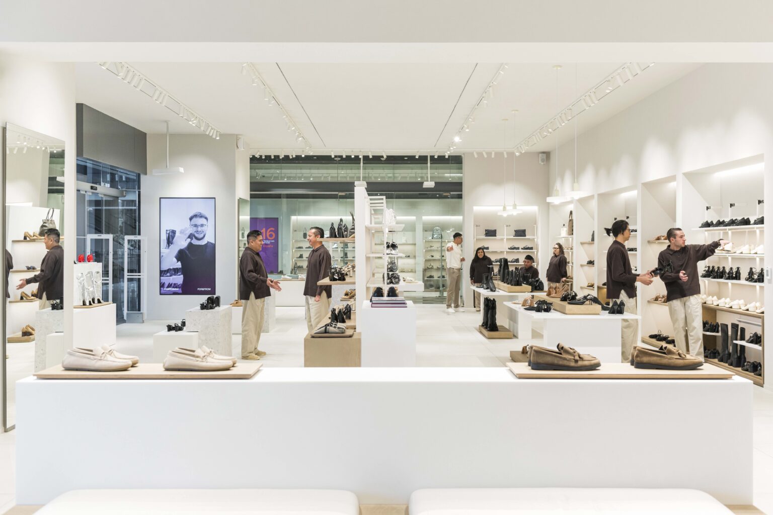 Inditex inaugura su primera tienda For&From en México,