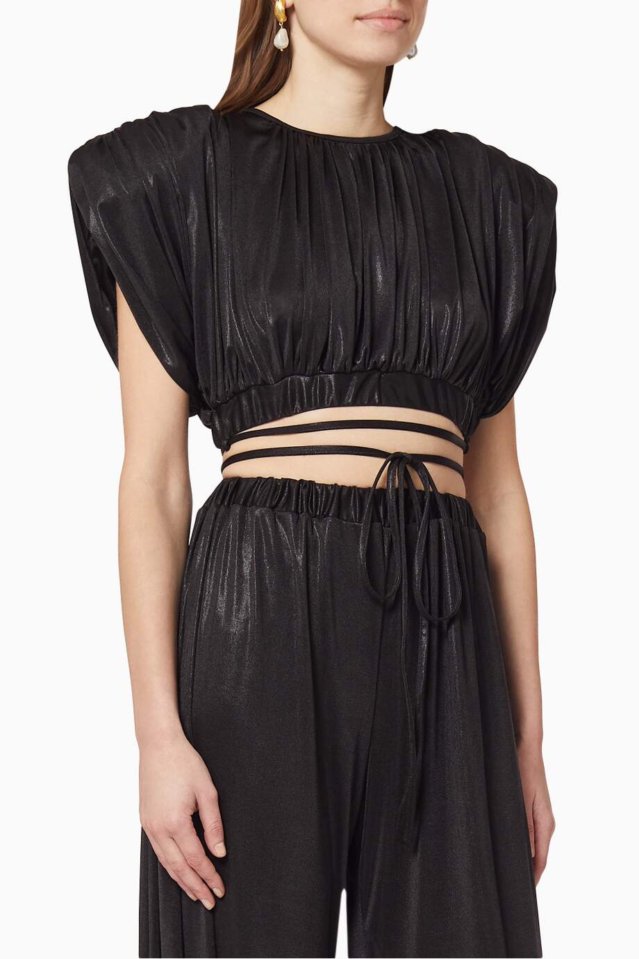 Okay, What Is Midriff Flossing And How Do I Wear It?