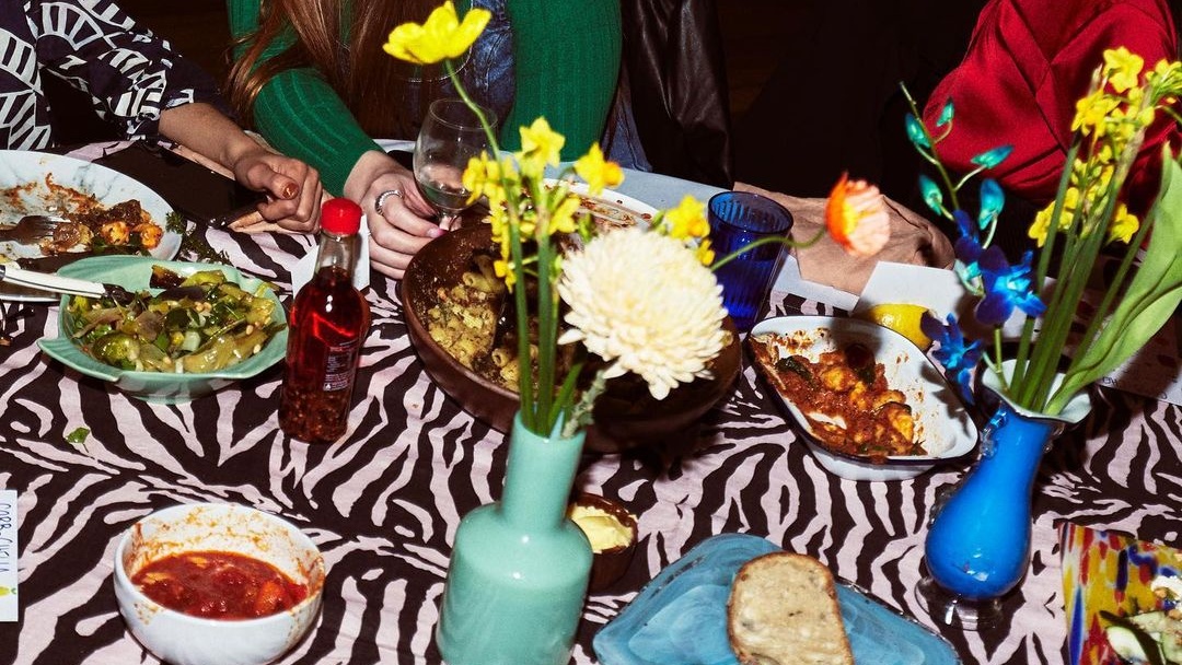 A Step-By-Step Guide On Building The Perfect Tablescape - Grazia Middle ...