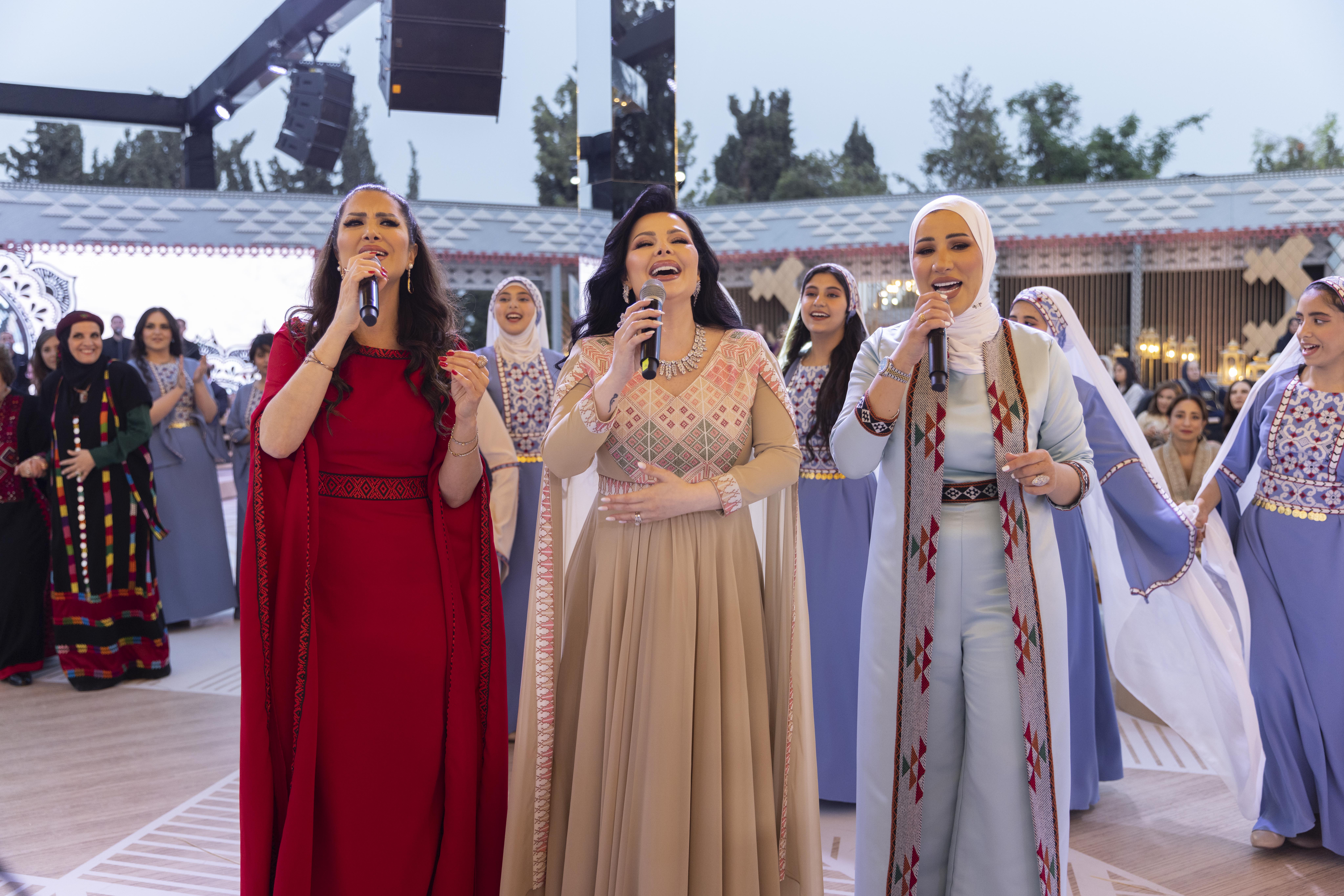 Every Photo From Rajwa AlSaif Henna Hosted By Queen Rania