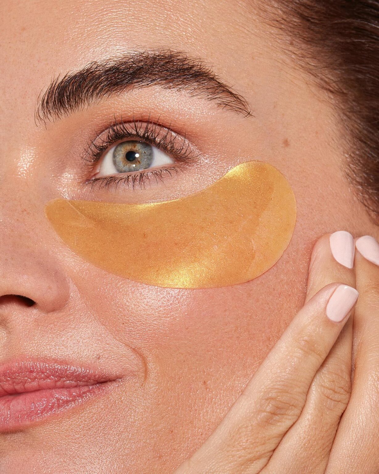 Skincare Hacks: Leading Derms Reveal Their Top Tips & Tricks