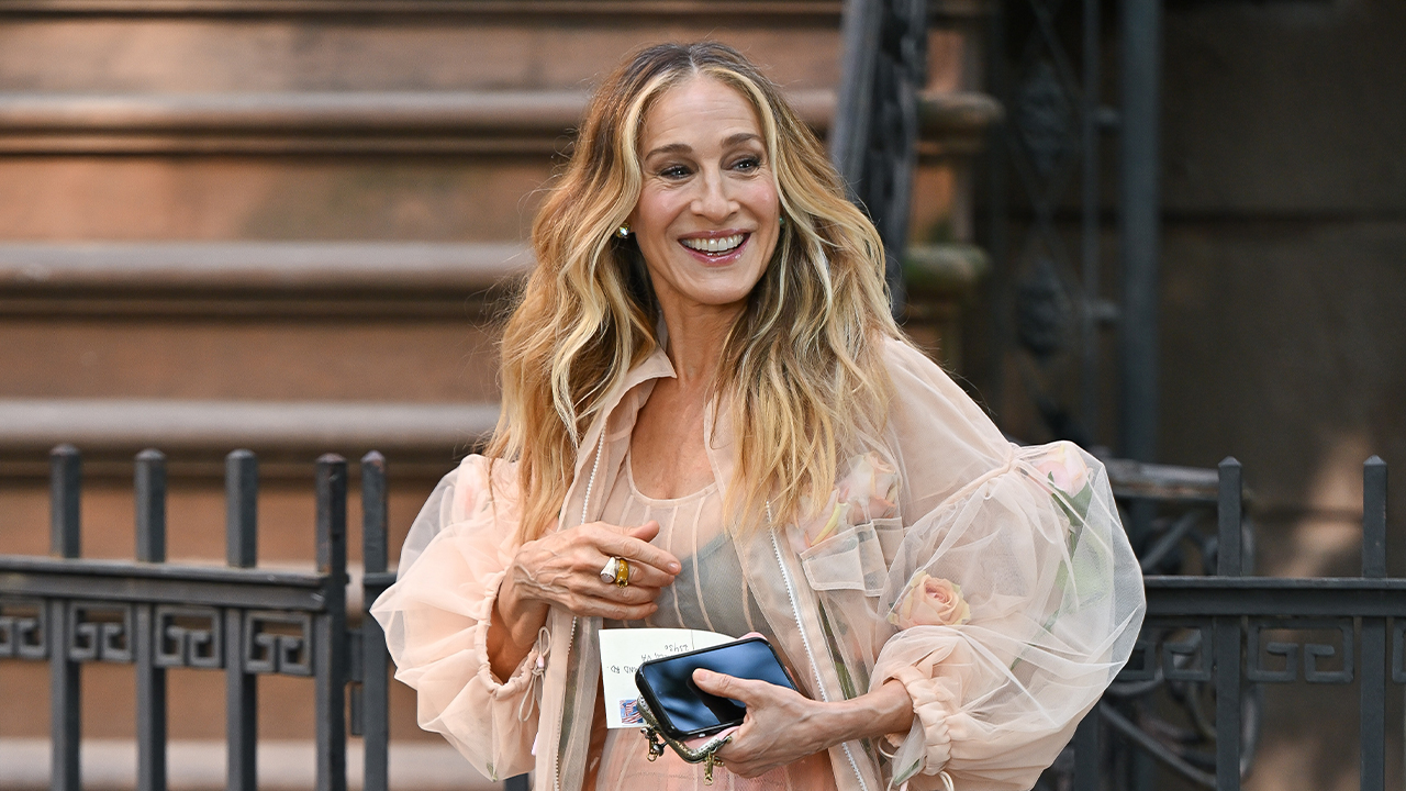 Sarah Jessica Parker Wears Simone Rocha For AJLT Season 3