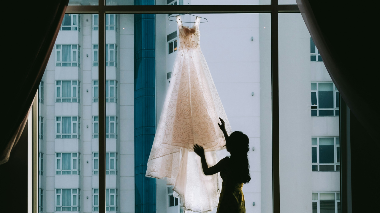 Dubai Resident Calls Out Boutique Over "Disaster" Wedding Dress