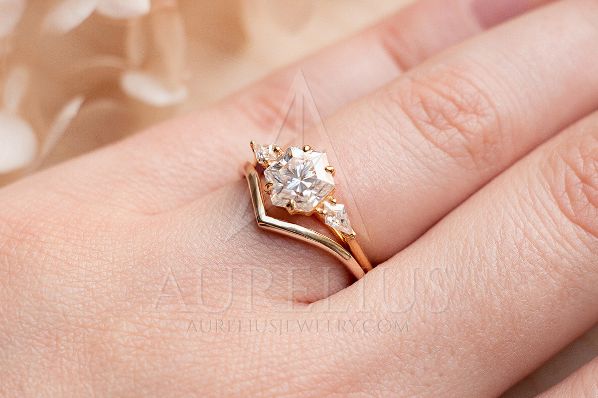 How To Wear Your Stacked Wedding Ring Set - Grazia Middle East