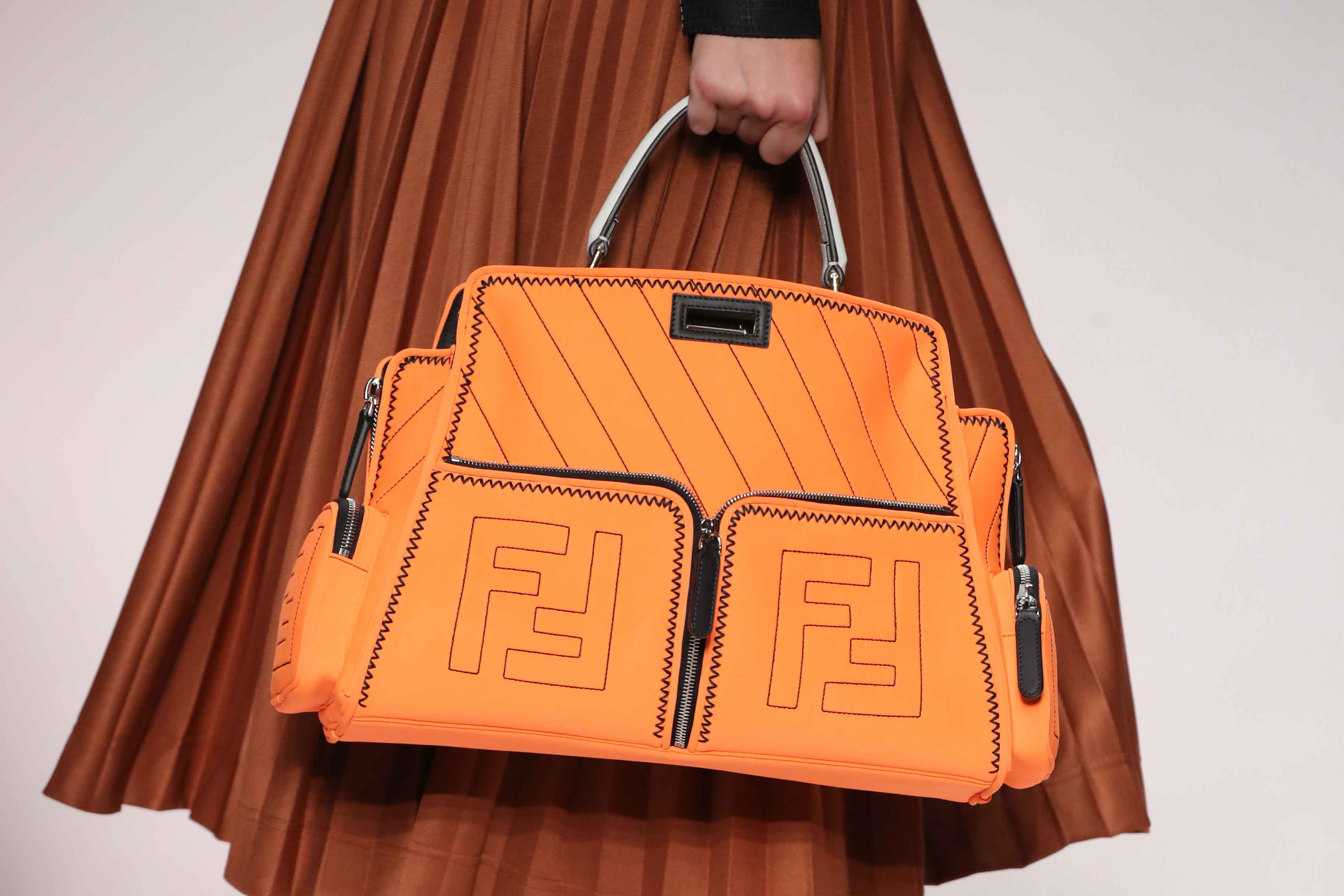 ¿Conoces esto sobre el icónico logo de Fendi? | Grazia México y ...