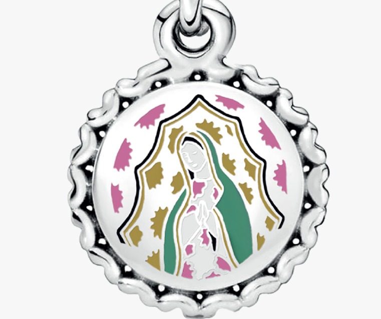 Pandora y Lourdes Villagómez presentan charm conmemorativo de la Virgen ...
