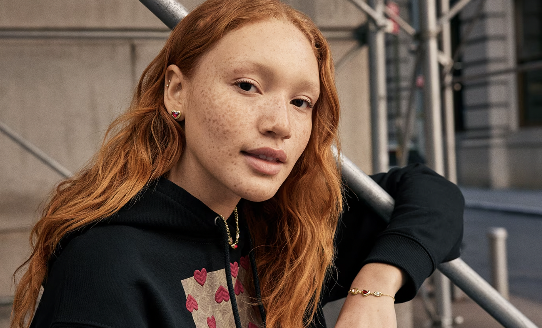 Coach lanza encantadora colección para San Valentín