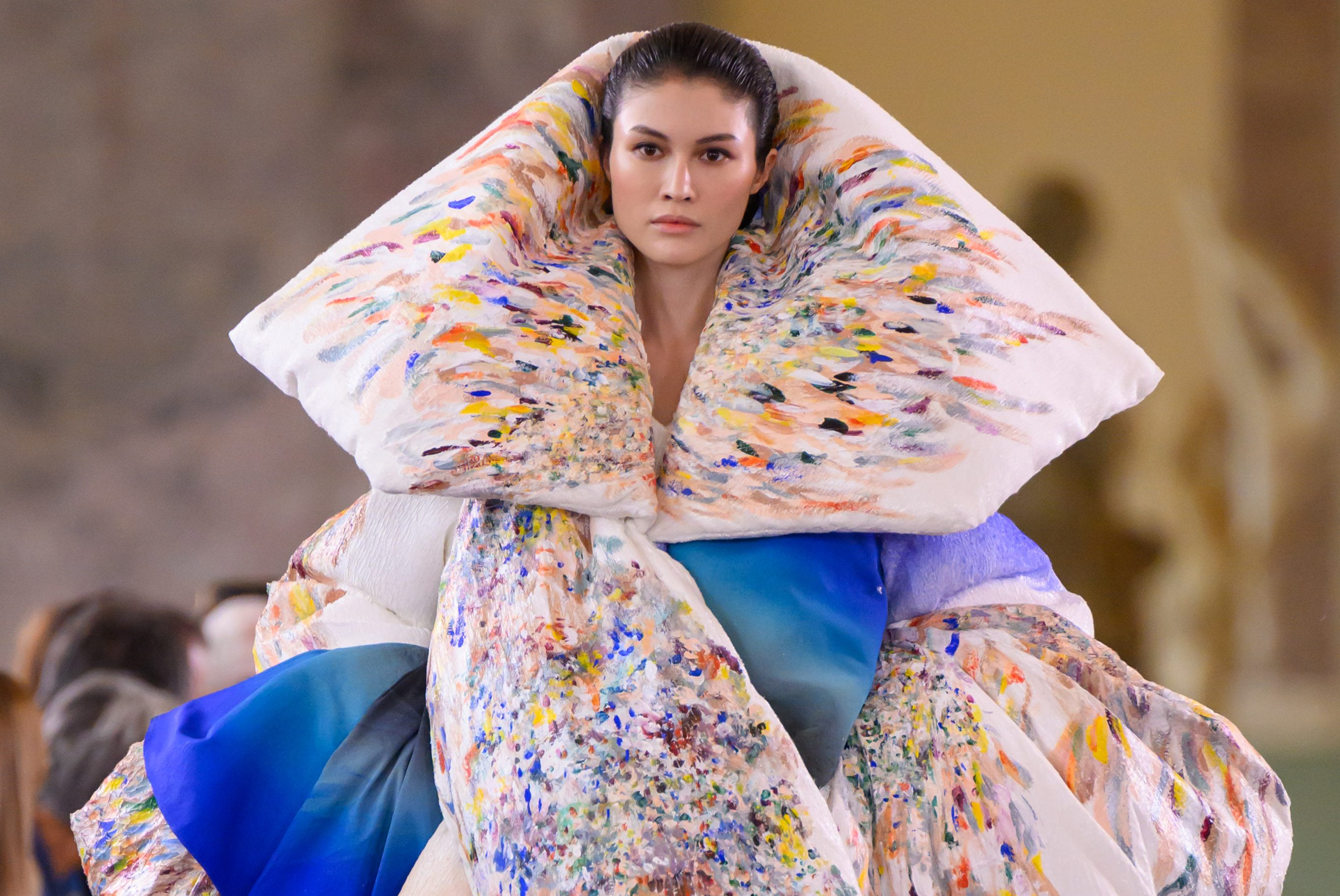 Colección Schiaparelli Otoño/Invierno 2023-2024: Donde el arte se encuentra con la moda