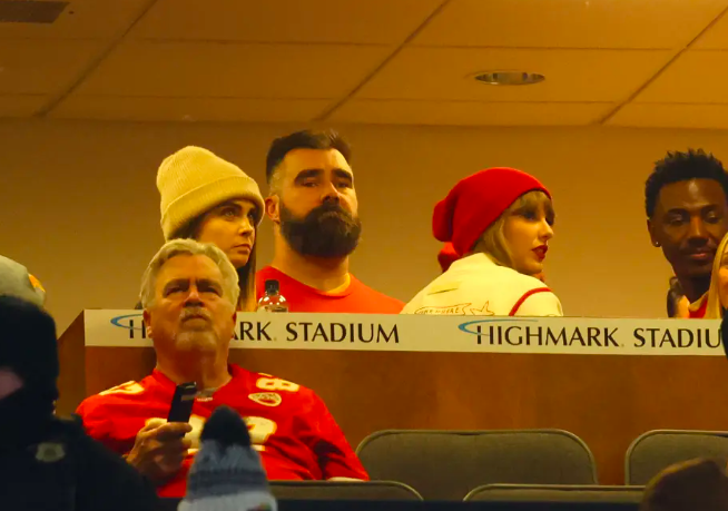 Taylor Swift y Travis Kelce celebran triunfo de los Chiefs en una gran ...