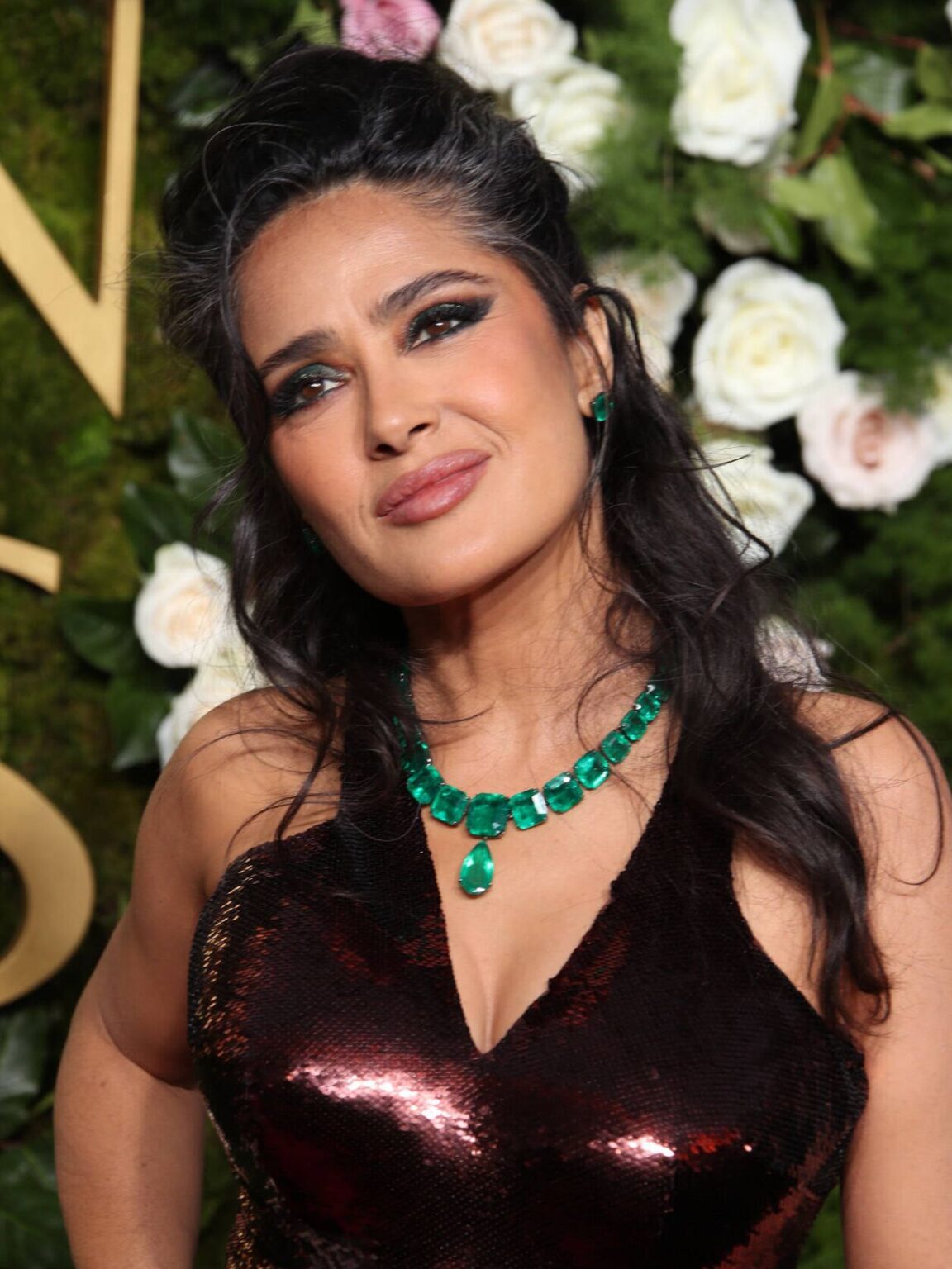 Las canas de Salma Hayek y otros looks que han marcado tendencia en los Globos de Oro 2025