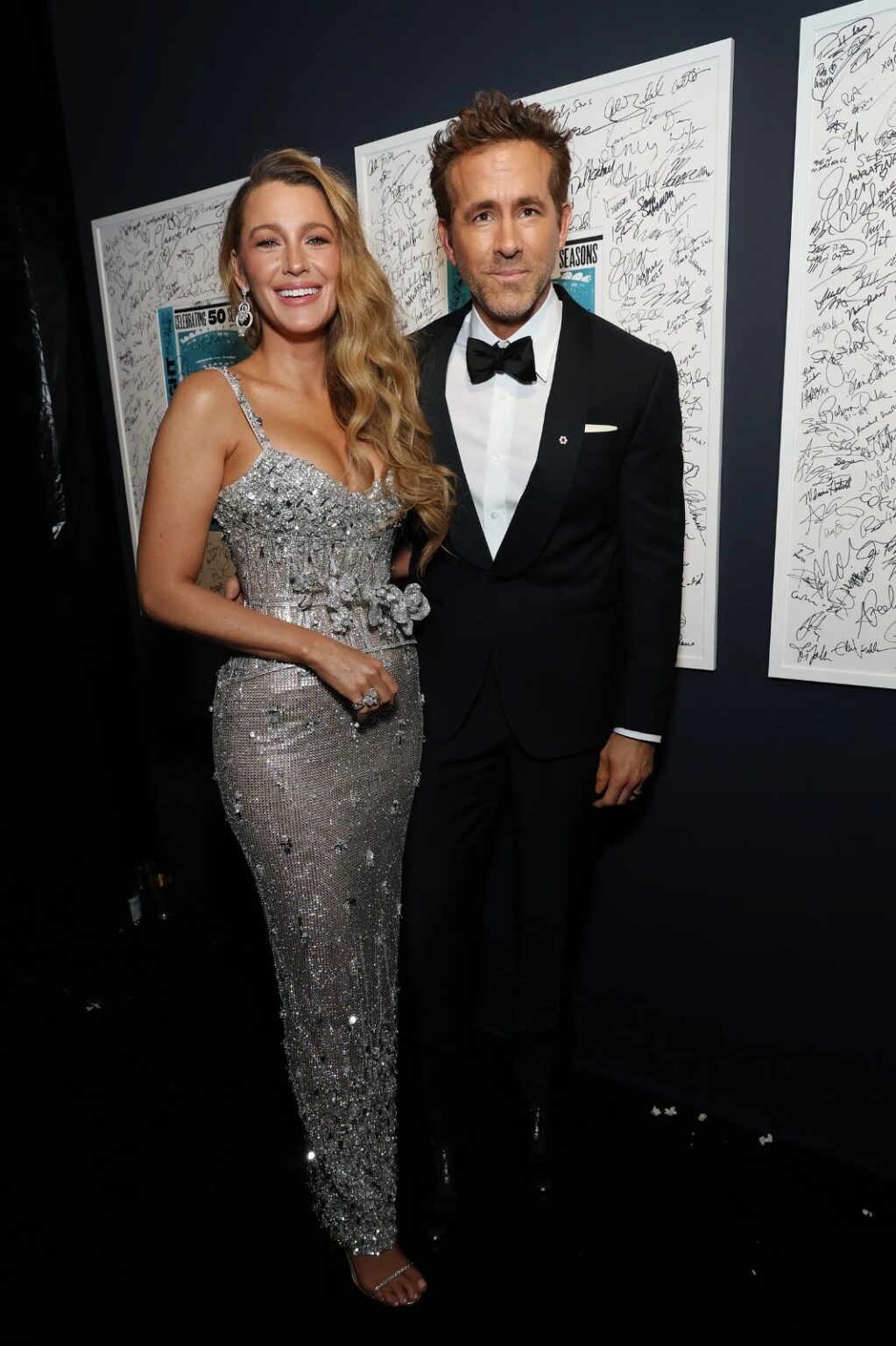 Blake Lively continua en su era floral y asiste al 50 aniversario de ...