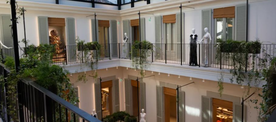 Louis Vuitton reinventa el lujo en Milán con su nueva tienda insignia