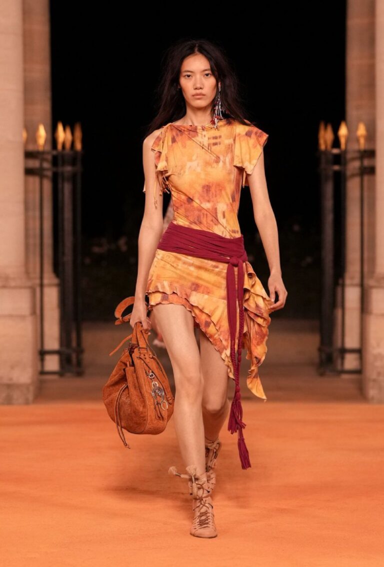 Top 10 looks de Isabel Marant SS26 en París | Grazia México y Latinoamérica