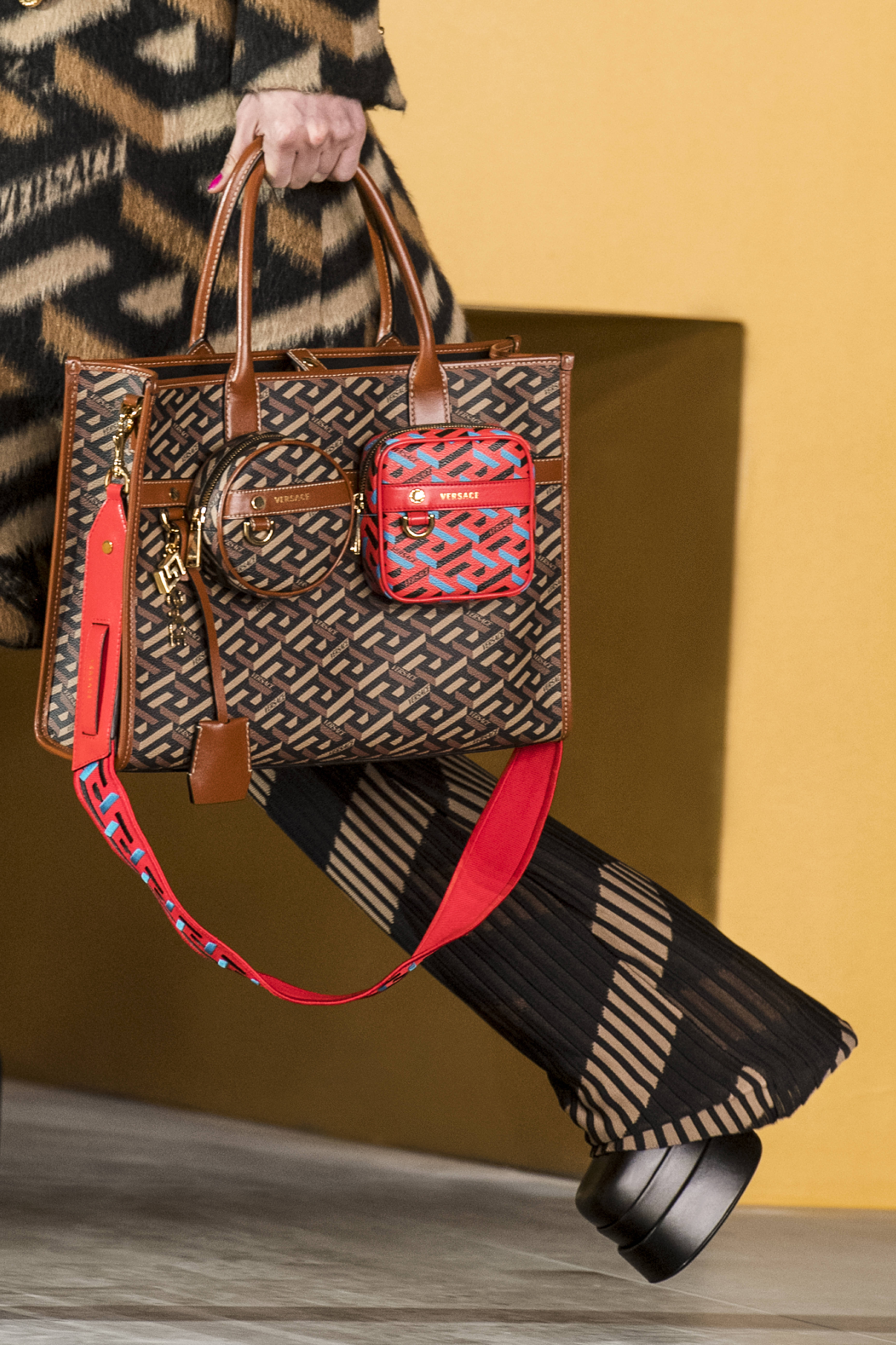 Versace Fall-Winter 2021 Collection: Photos, Video - Grazia