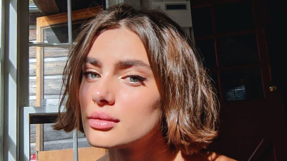 Why Brow Pomade Pencils Are A Foolproof Shortcut To Full, Fluffy Arches