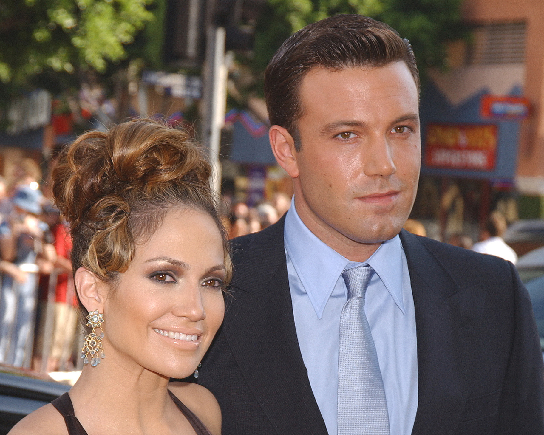 Ben Affleck Browsing Rings at Tiffany & Co in Los Angeles - Grazia USA