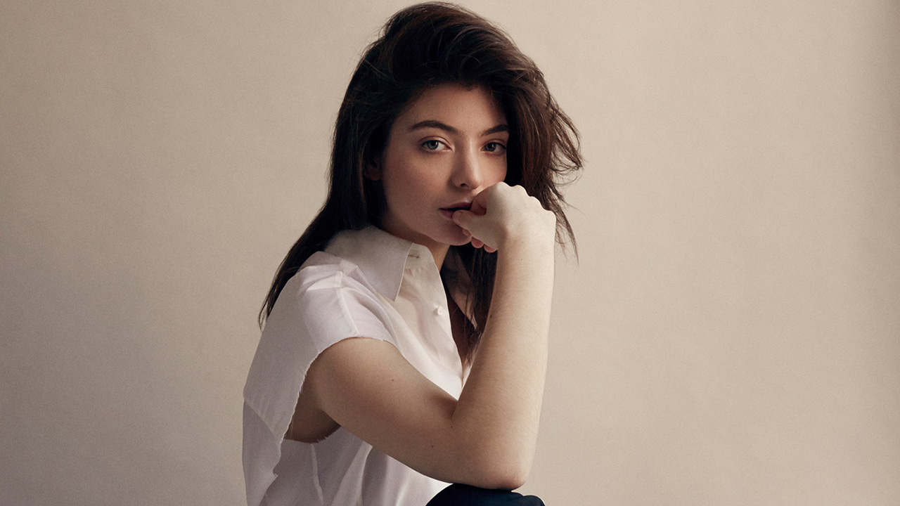 Lorde Opens Up About Handling Body Scrutiny As A Teenager