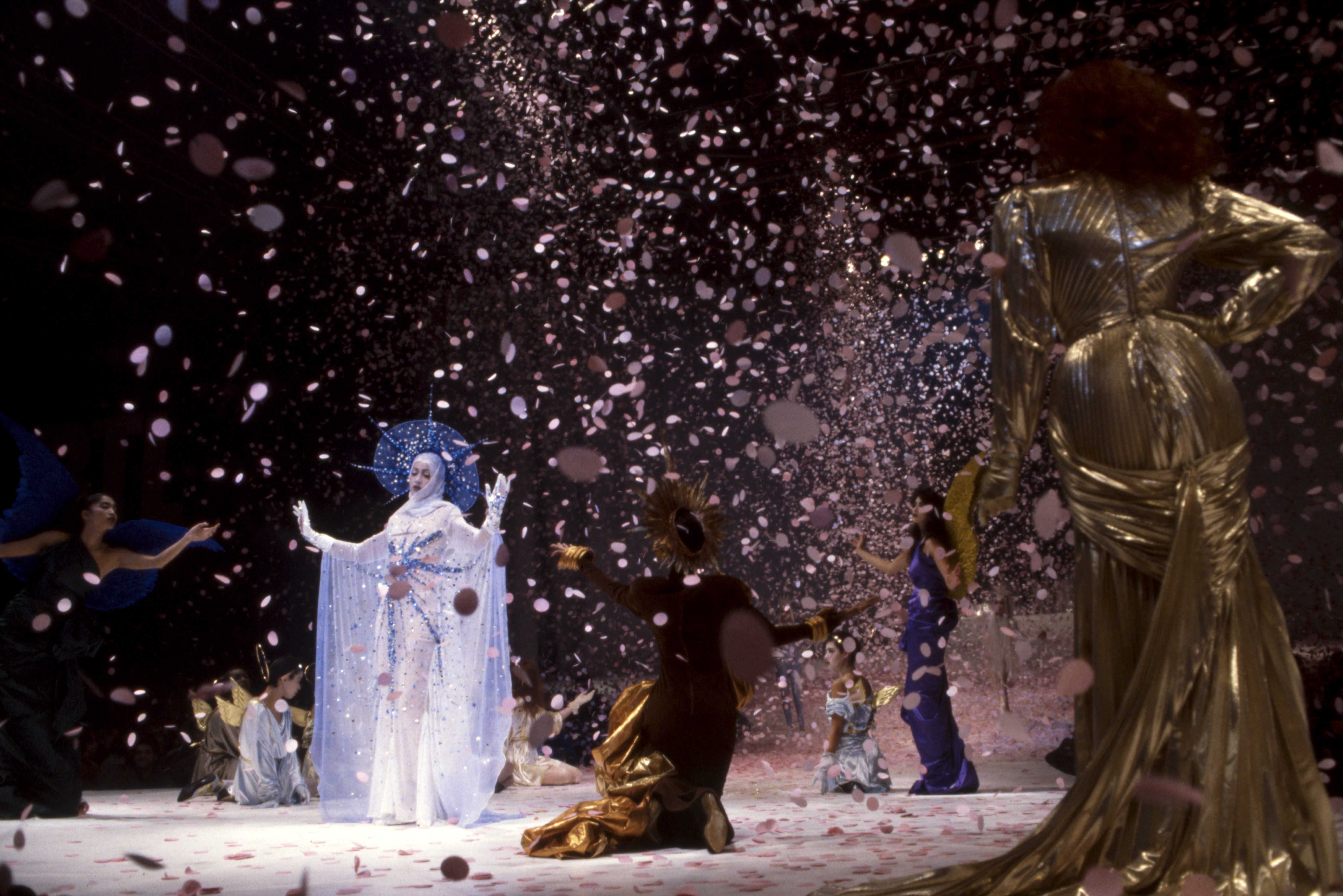 In Memoriam: Thierry Mugler's Most Outrageous Runway Moments