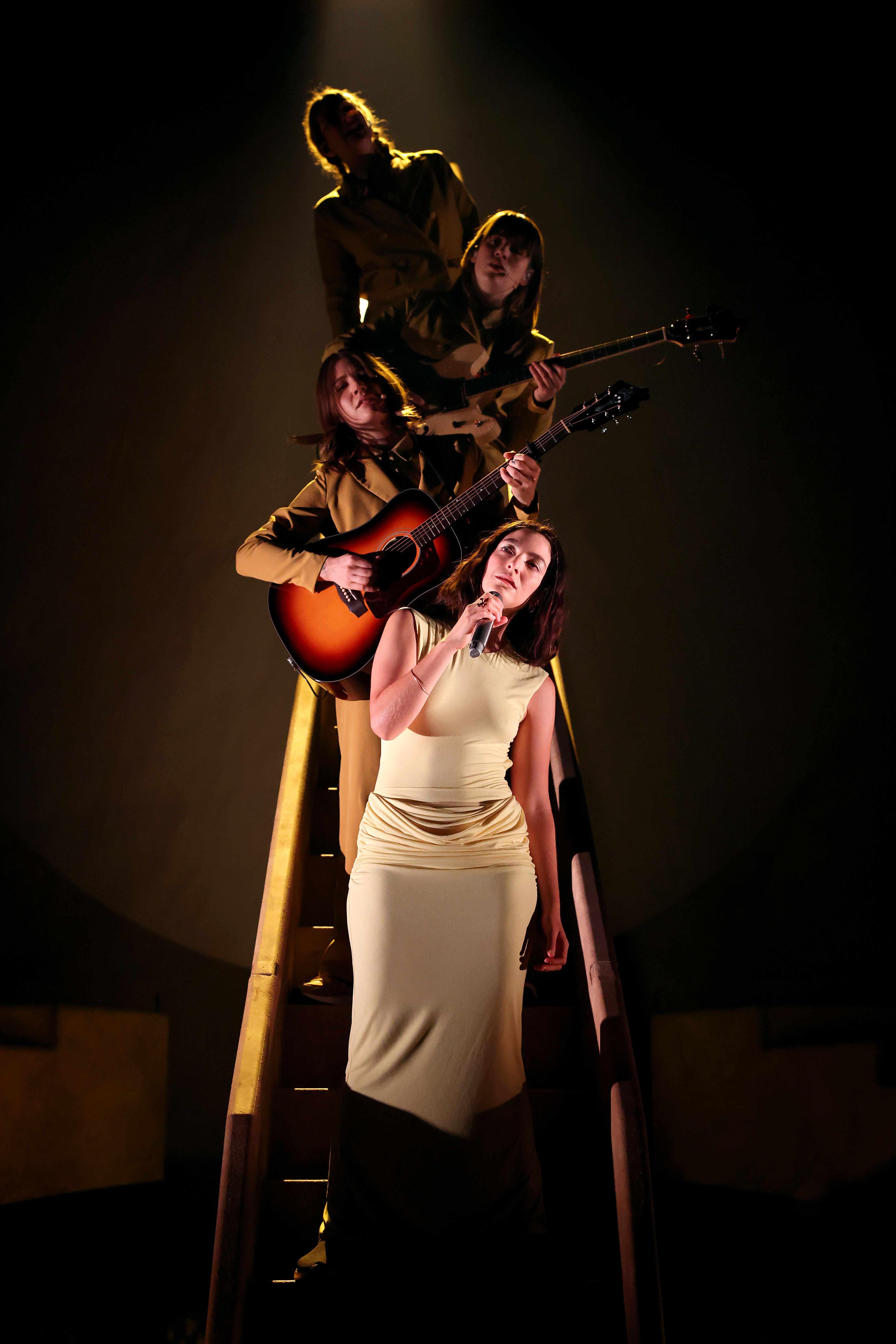 Lorde Kicks Off ‘Solar Power’ Tour in Must-See Outfits