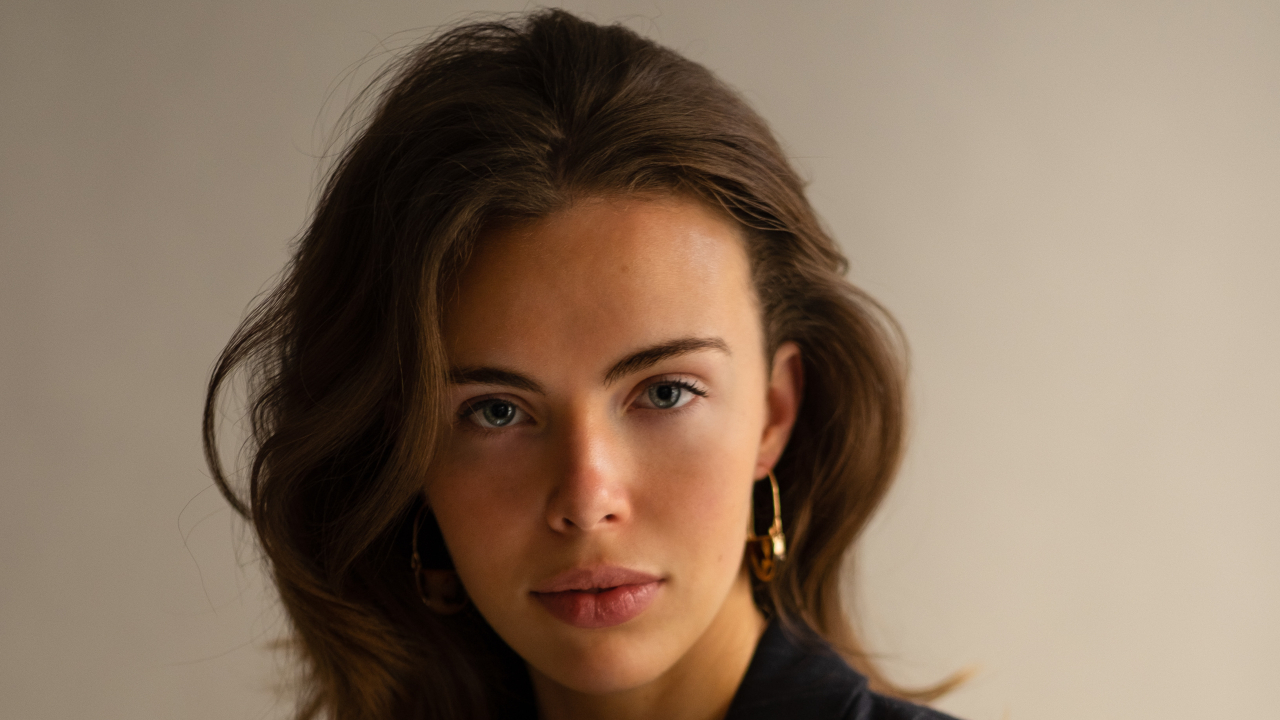 Model Amber Lyon on Mindfulness, Social Media, and Mental Health