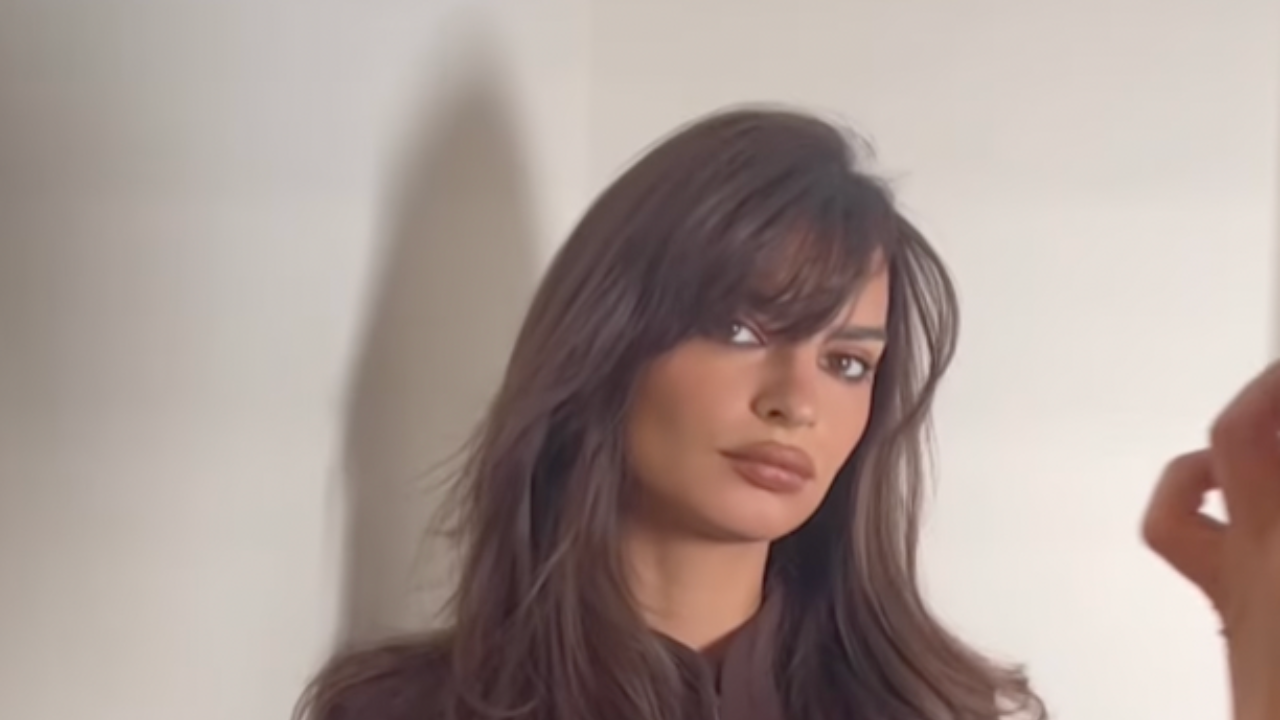 A Moment for Emily Ratajkowski's Chocolate Lip Color