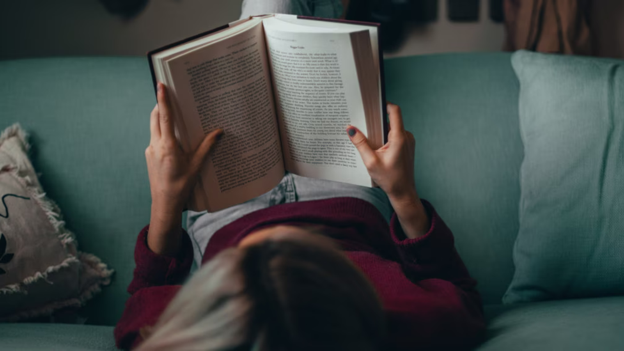 How to Choose Your Books: 7 Tips and Tricks - Grazia USA