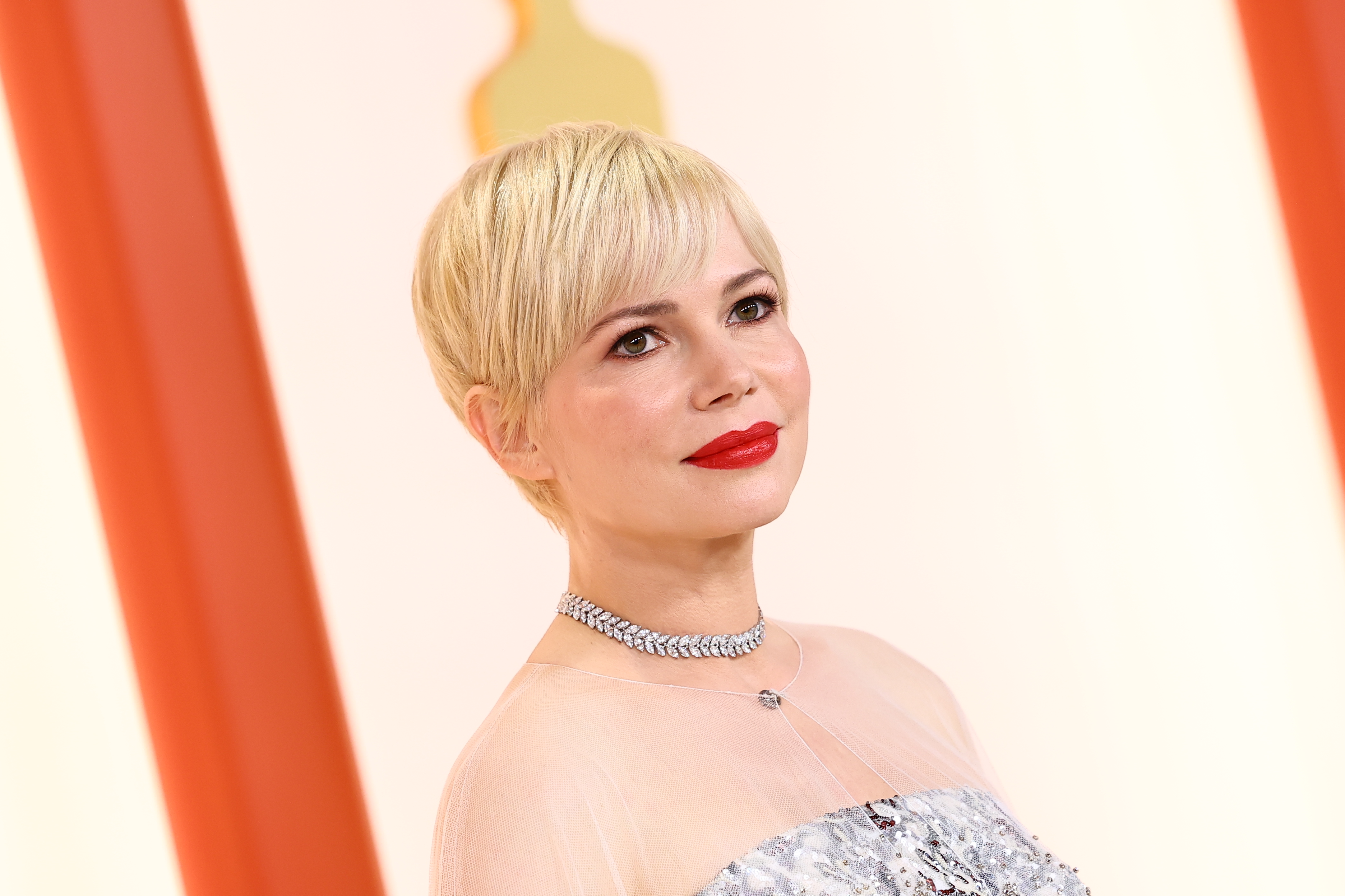 Listen To Michelle Williams Impersonate Justin Timberlake