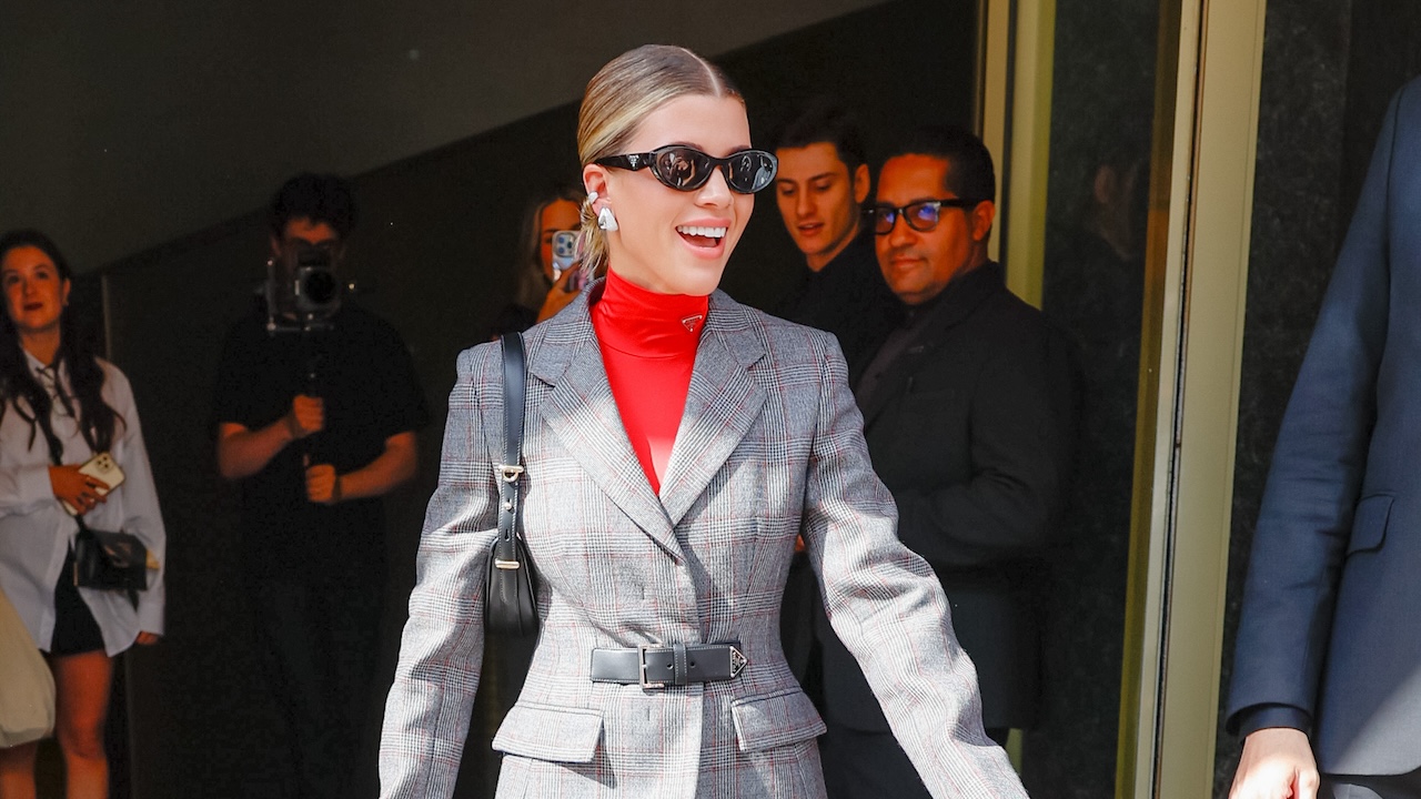 Gray and Red: The Color Combination of the Season