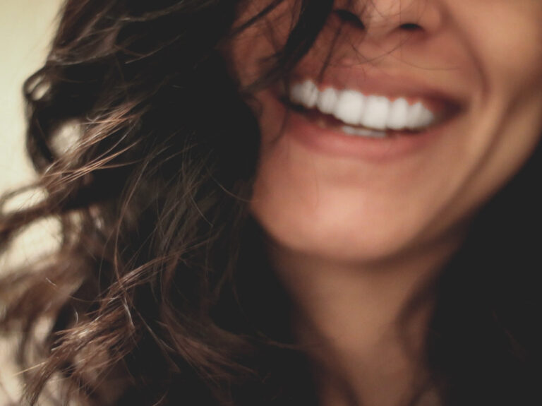 Dermatologists' 6-Step Guide to Proper Face Washing - Grazia USA