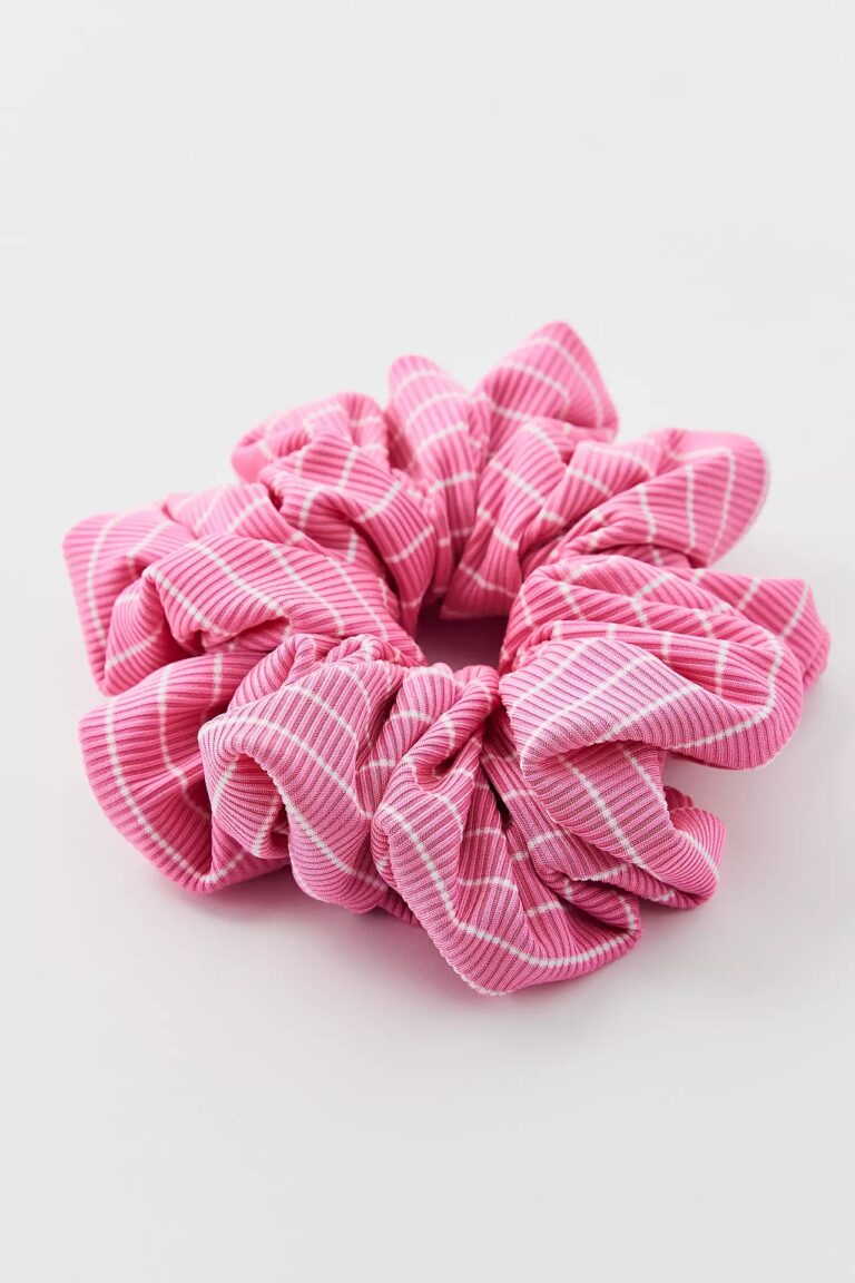 Oversized Scrunchies: The Hair Trend Making a Comeback