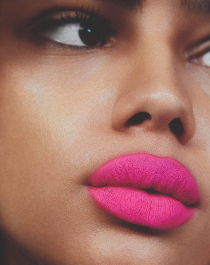 How to wear pink makeup on lips, eyes and cheeks