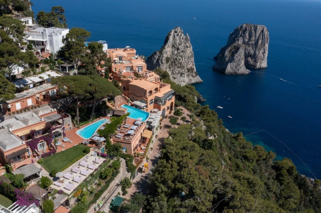 Italy Travel Guide: Breathtaking Hotels & Destinations for Everyone