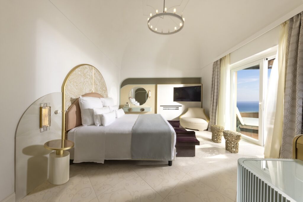 Italy Travel Guide: Breathtaking Hotels & Destinations for Everyone