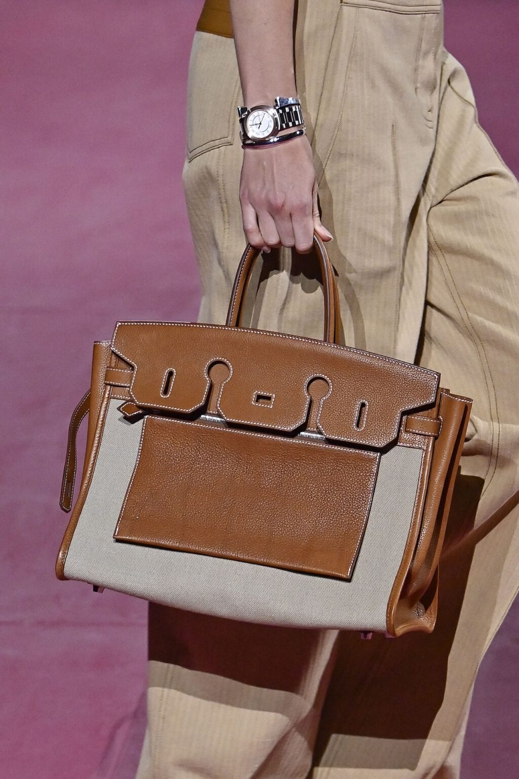 Handbag Trends: The Brands That Redefined SS25 Runways