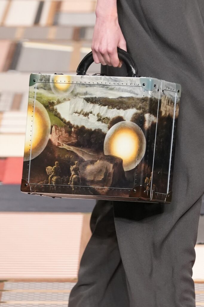 Handbag Trends: The Brands That Redefined SS25 Runways