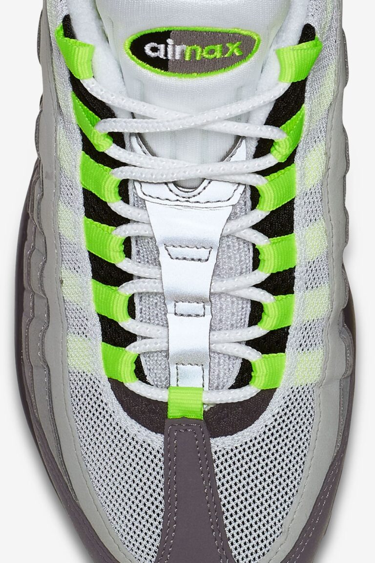2025 Sneaker Trends: Retro, Color, & Hybrid Styles