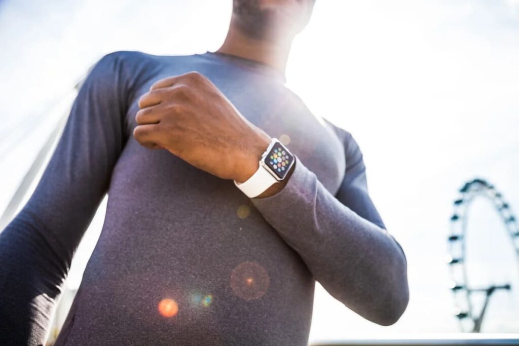 Oura Ring 4 vs. Apple Watch Series 11: After Months of Testing, the ...