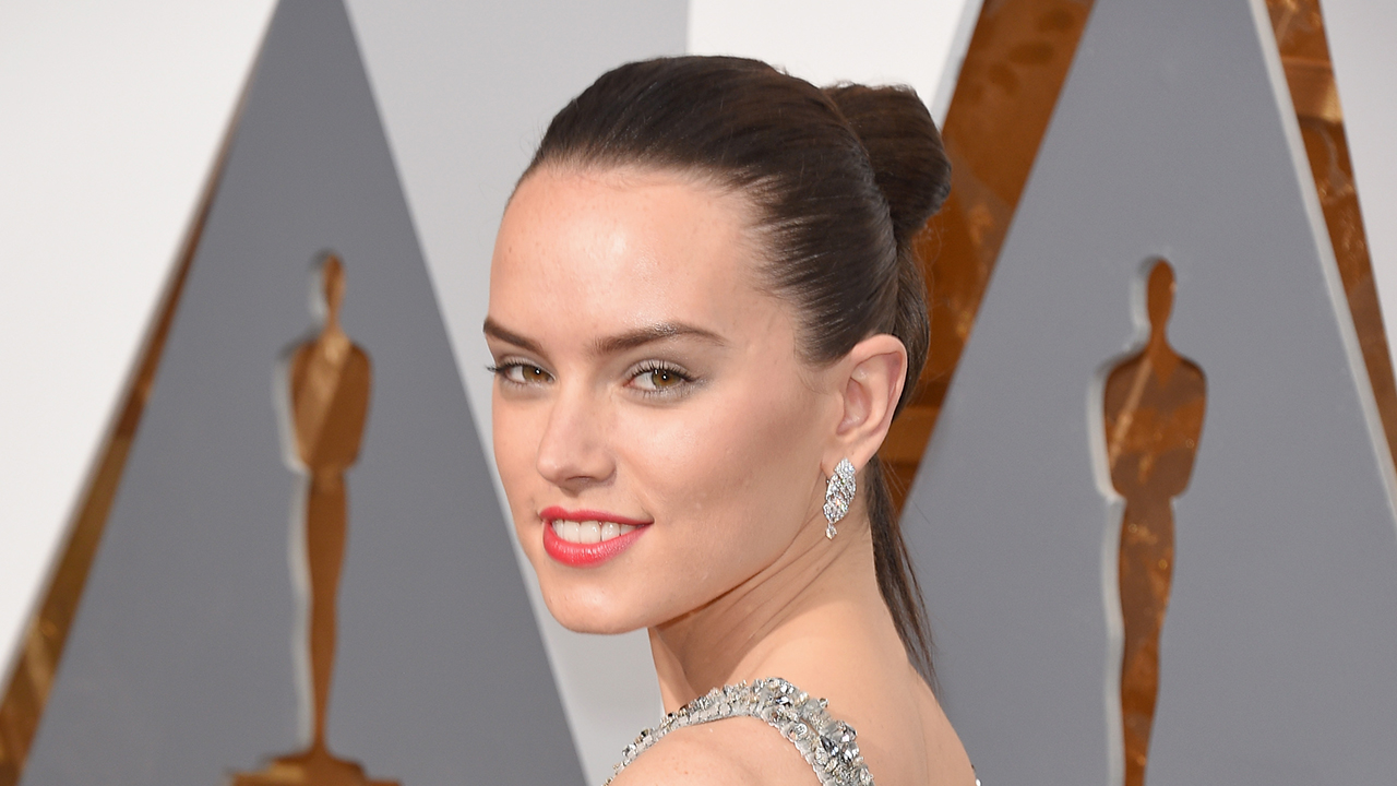 5 Reasons why Daisy Ridley is our new unsuspecting beauty crush - Grazia
