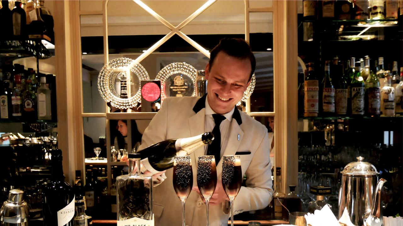 Martin-Hudak-The-American-Bar-Savoy-London-Cocktail-Bartender - Grazia