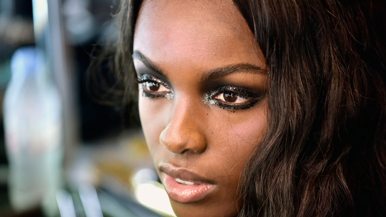 FASHION WEEK CASTS A BOLD NEW BEAUTY LOOK - Grazia