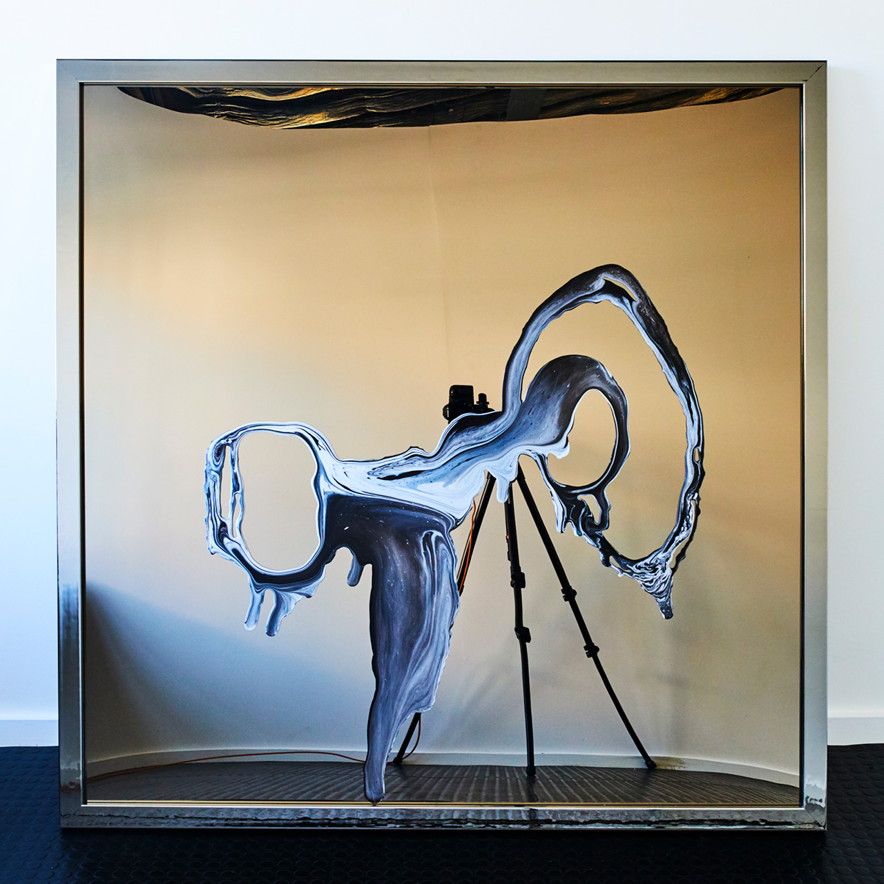 The artist Vicki Lee pours herself into painting Sillage, her debut ...