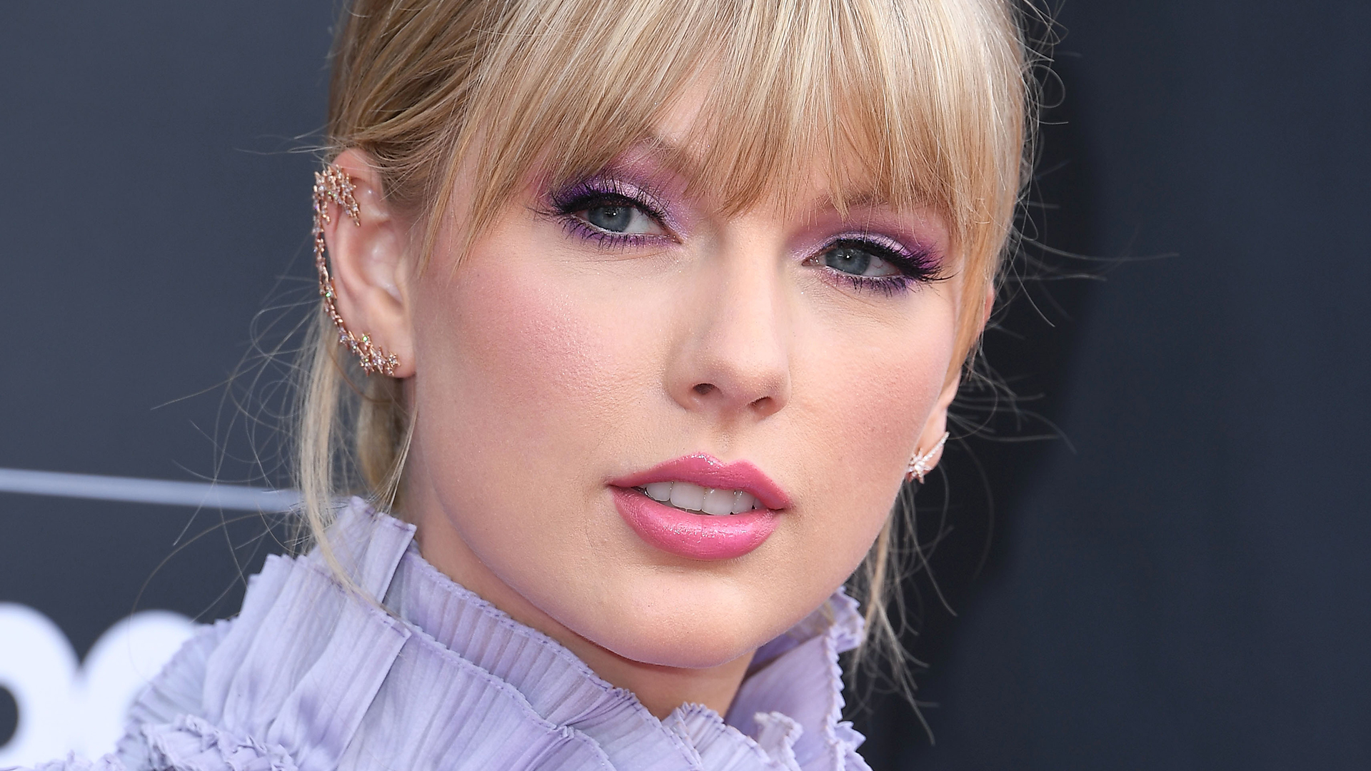 Taylor Swift Shuts Down ‘Sexist’ Question in Interview, and We’re ...