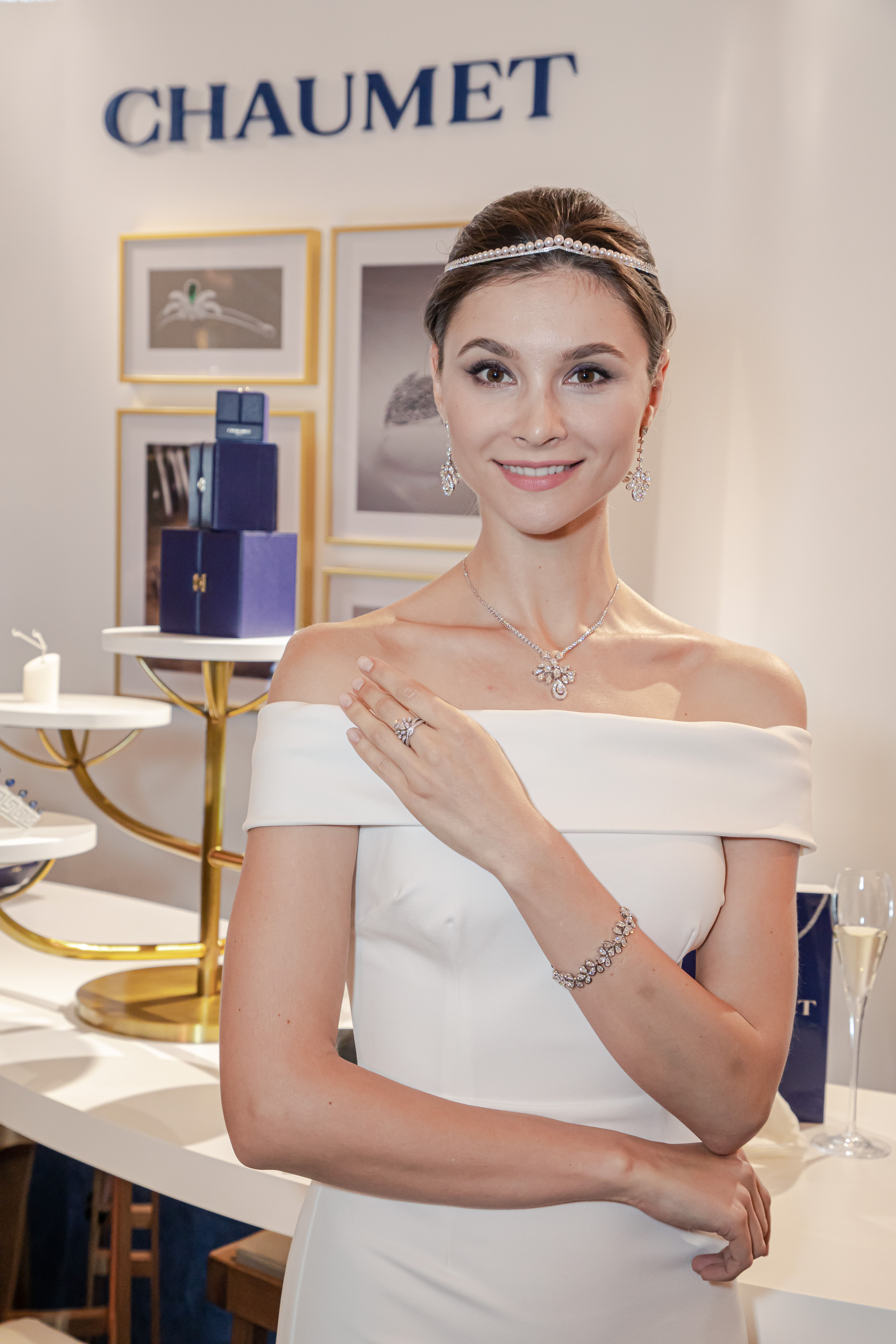 Chaumet_Crown Your Love_model presentation (3) - Grazia
