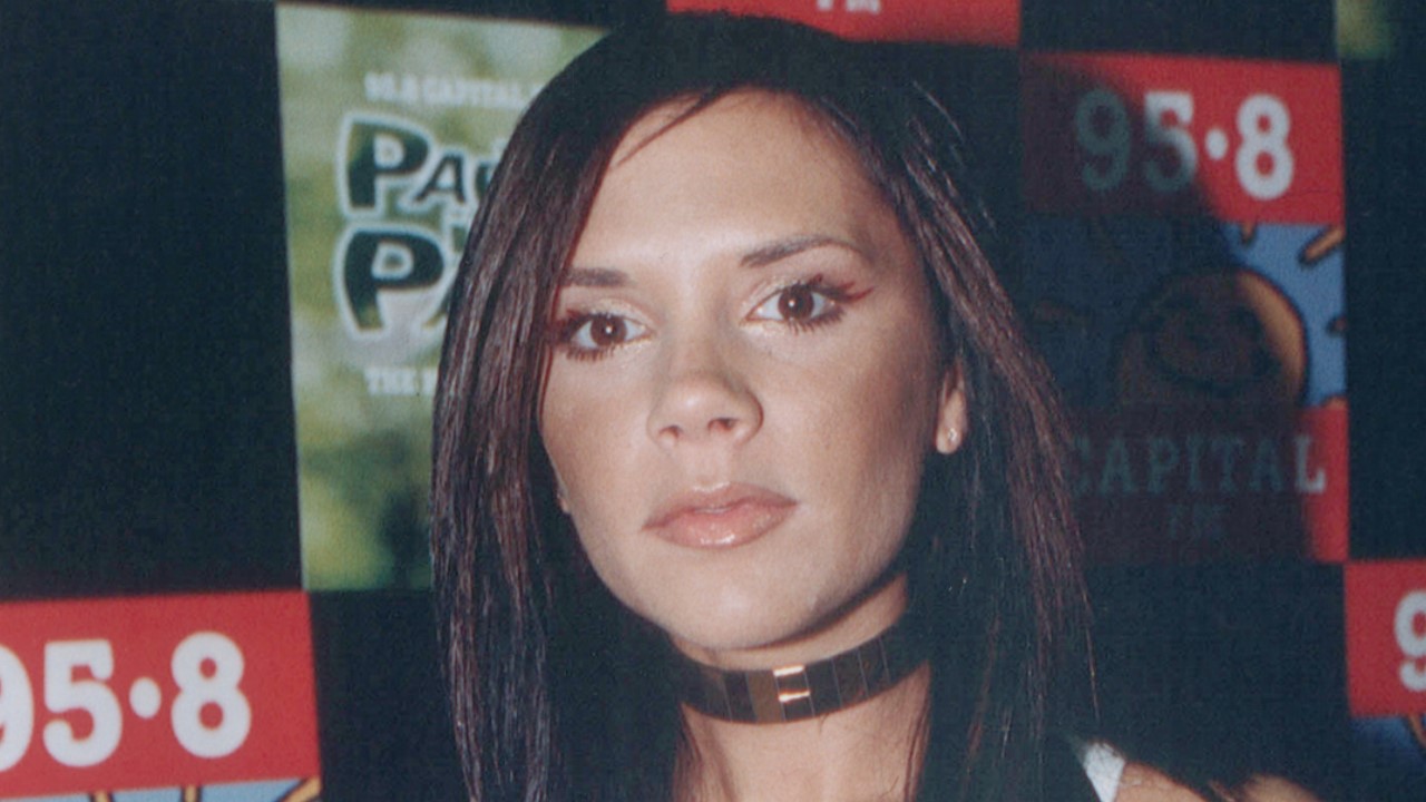 thumbnail_Victoria Beckham Eyebrows - Grazia