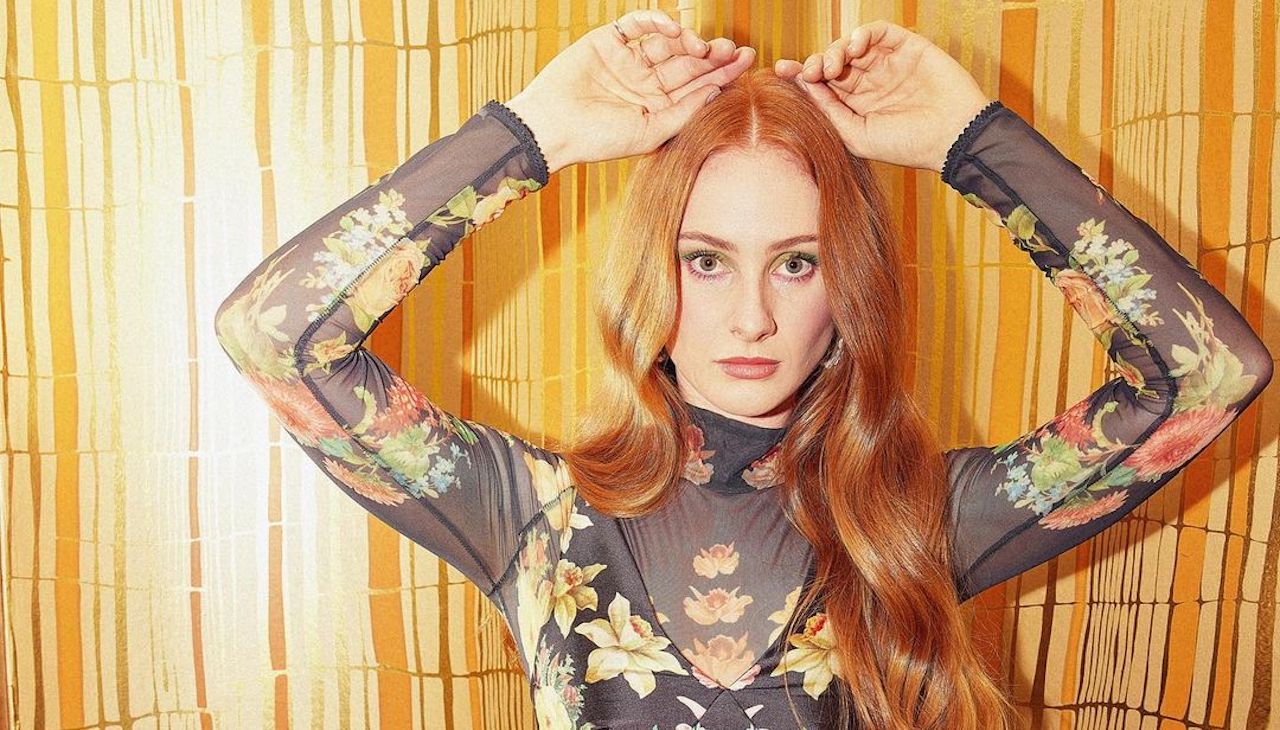 Singer Vera Blue Shares Her Nighttime Beauty Routine