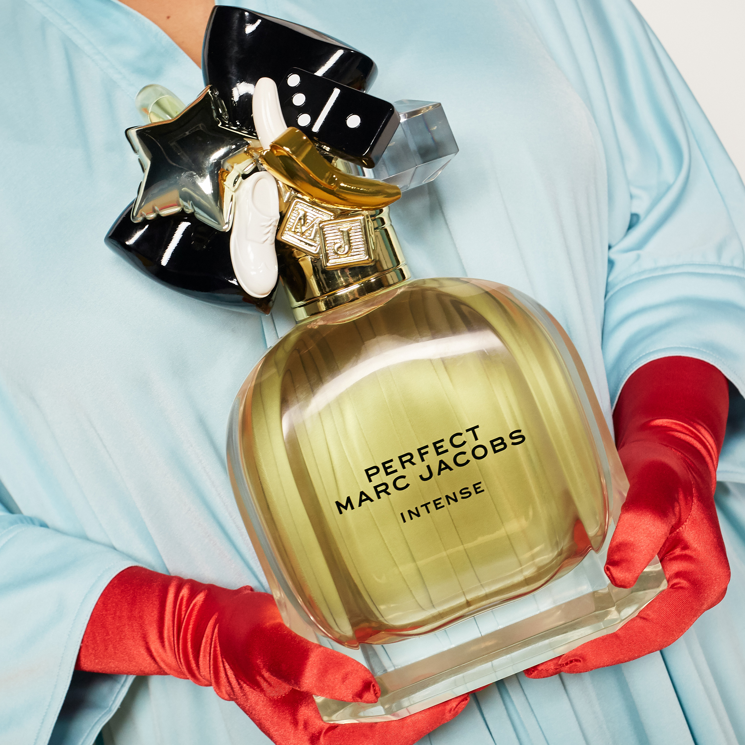 We Review The New Marc Jacobs Perfect Intense Fragrance